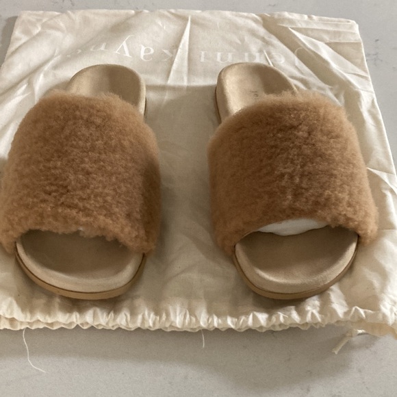 Jenni Kayne | Shoes | New Jenni Kayne Shearling Slides Size 8 | Poshmark